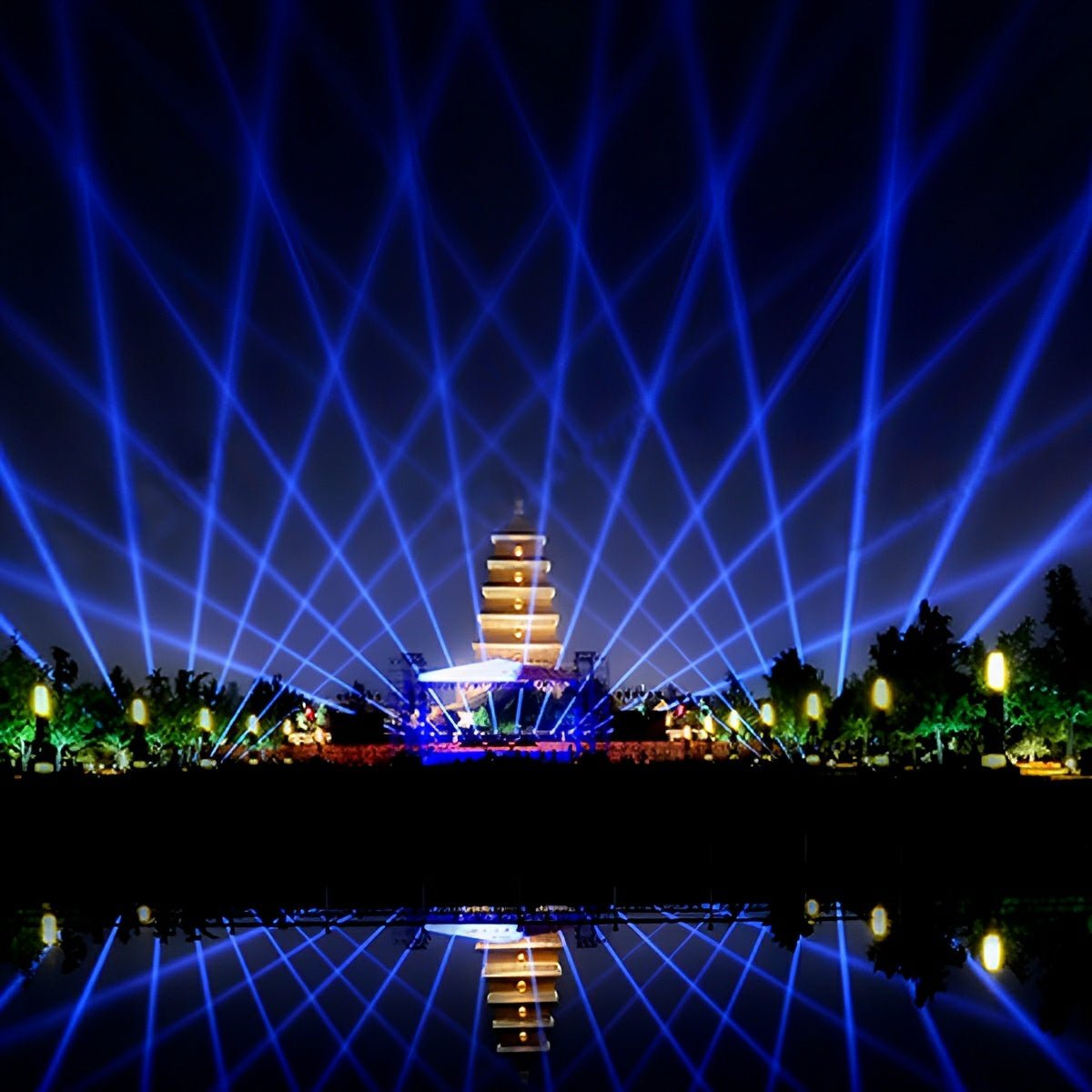 1000W/2000W Outdoor Super Bright Aerial Spotlight With Remote ...